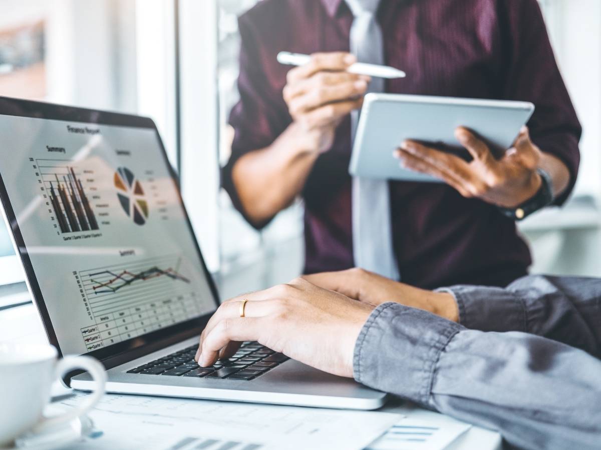 Ideas TFG ADE: cómo elegir el tema perfecto - TFGS Academy